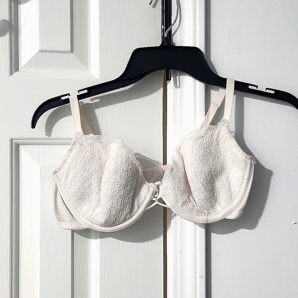 Vassarette Intimates And Sleepwear 36d Vassarette White Bra Poshmark